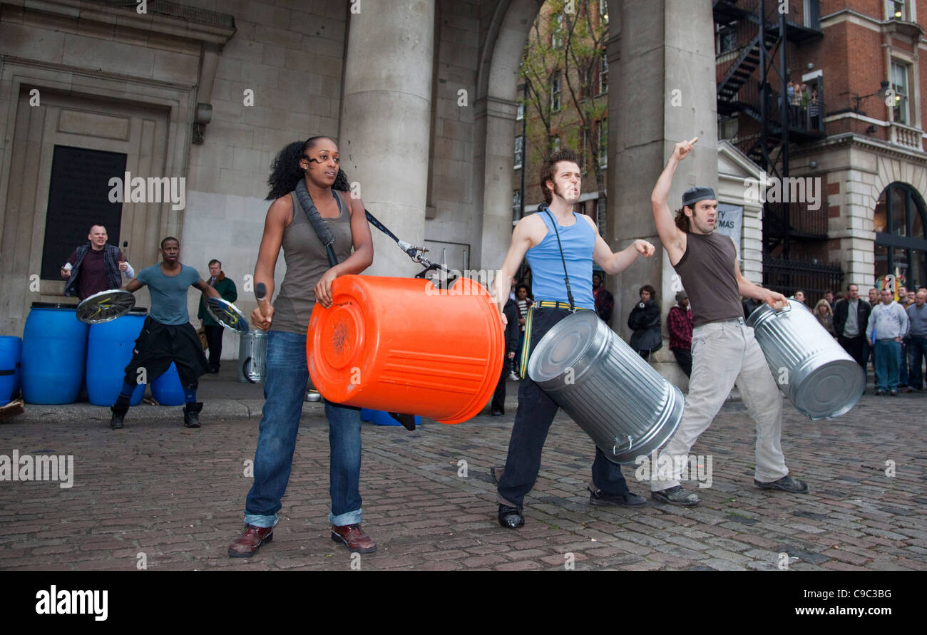 The Cast Of Stomp High Resolution Stock Photography and Images - Alamy