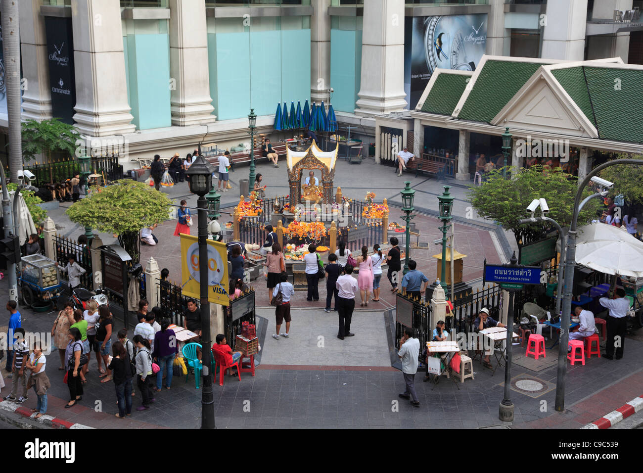 Erawan Shrine, Hindu Shrine, Ratchaprasong Intersection, Bangkok ...