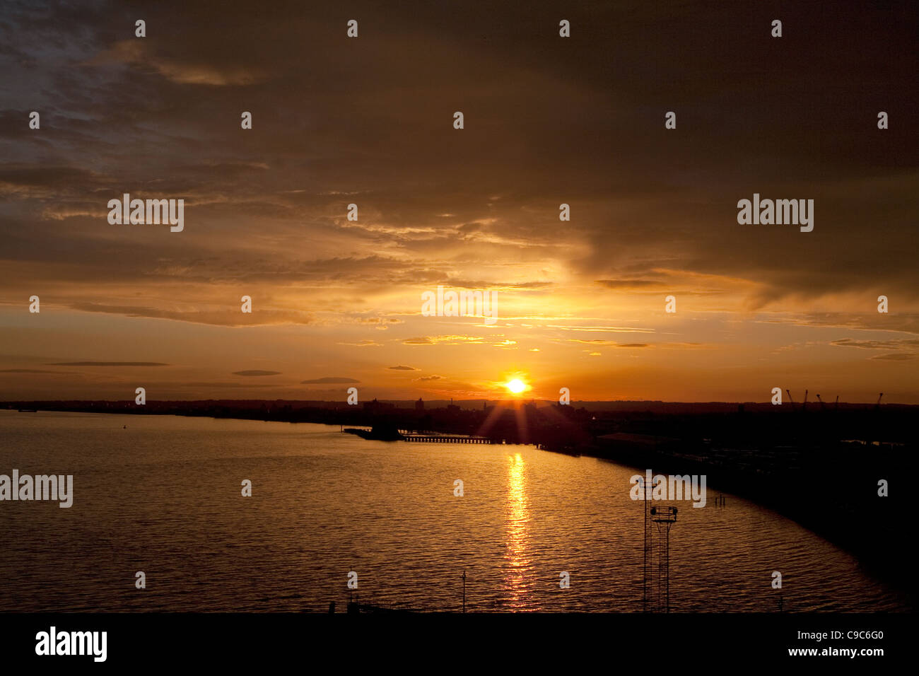 Humber ferry hi-res stock photography and images - Alamy