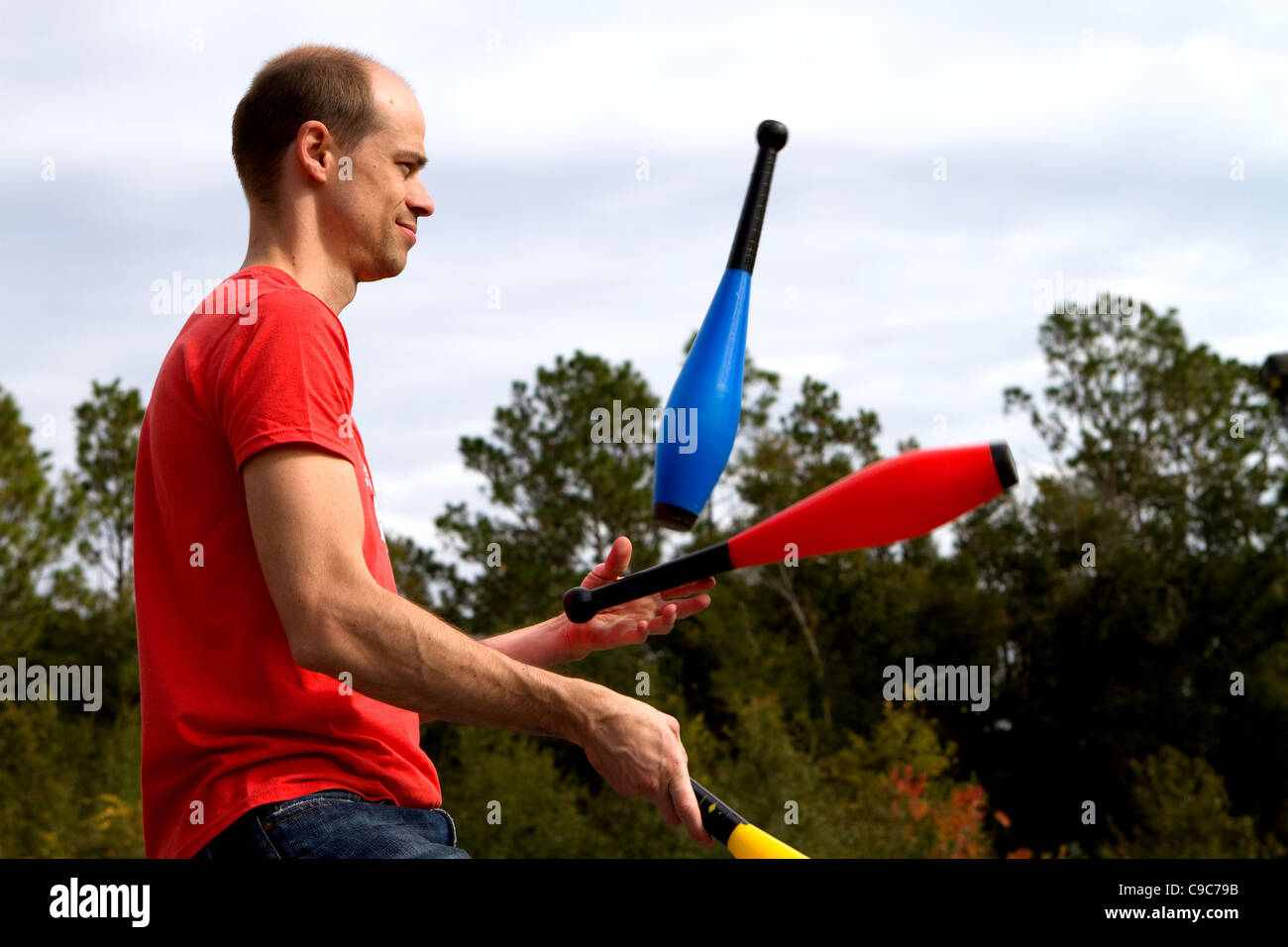 Juggler man hi-res stock photography and images - Alamy