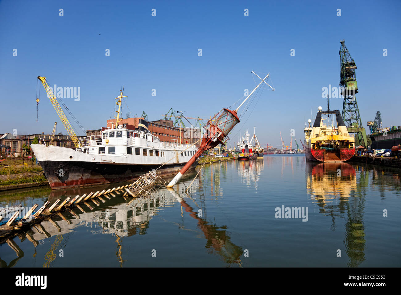 Wreck failure hi-res stock photography and images - Alamy