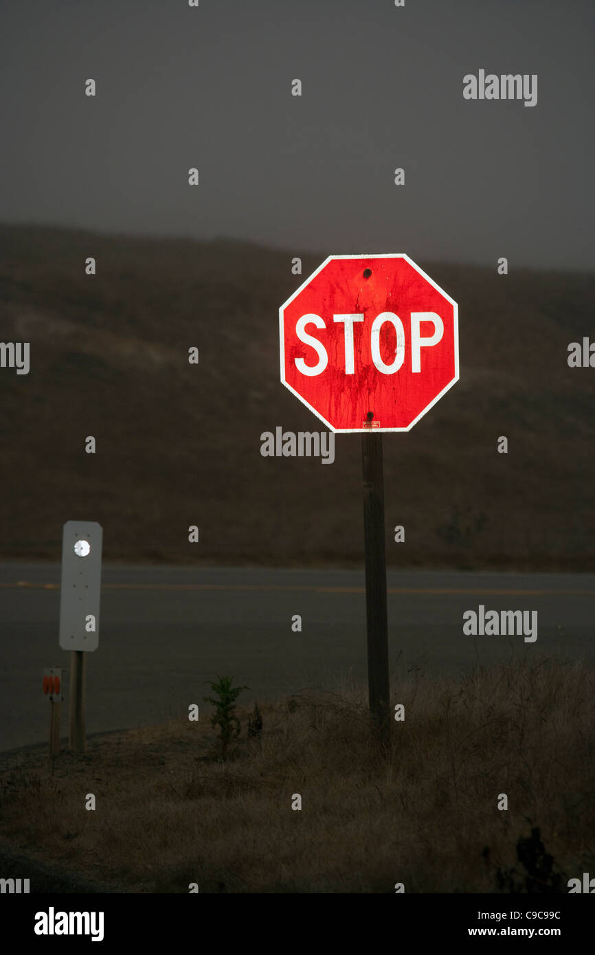 Illuminated stop sign hi-res stock photography and images - Alamy