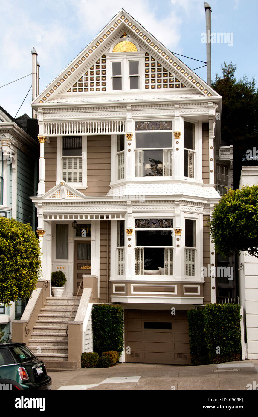 American victorian house country hi-res stock photography and images ...