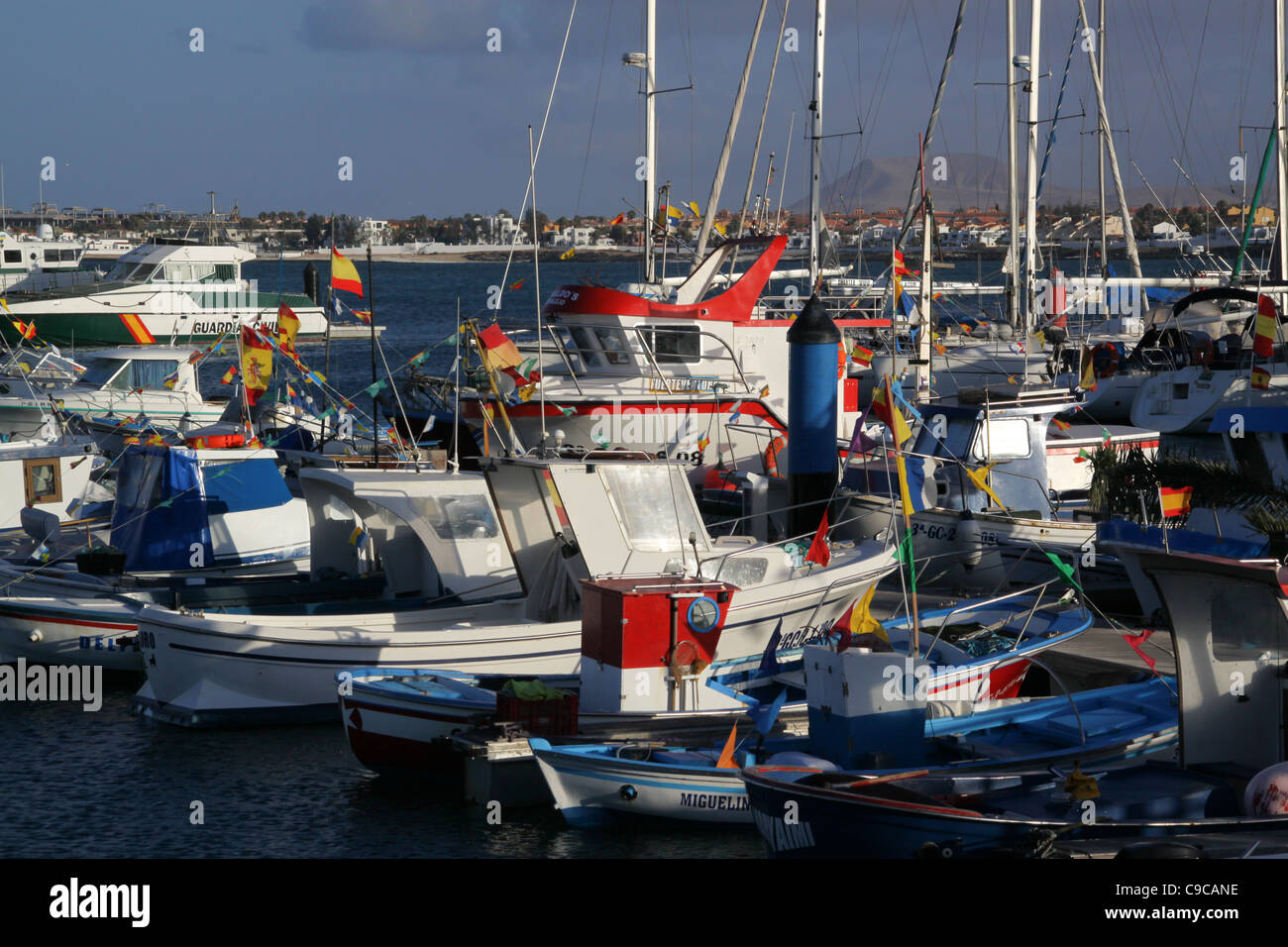 Colourful boats hi-res stock photography and images - Alamy
