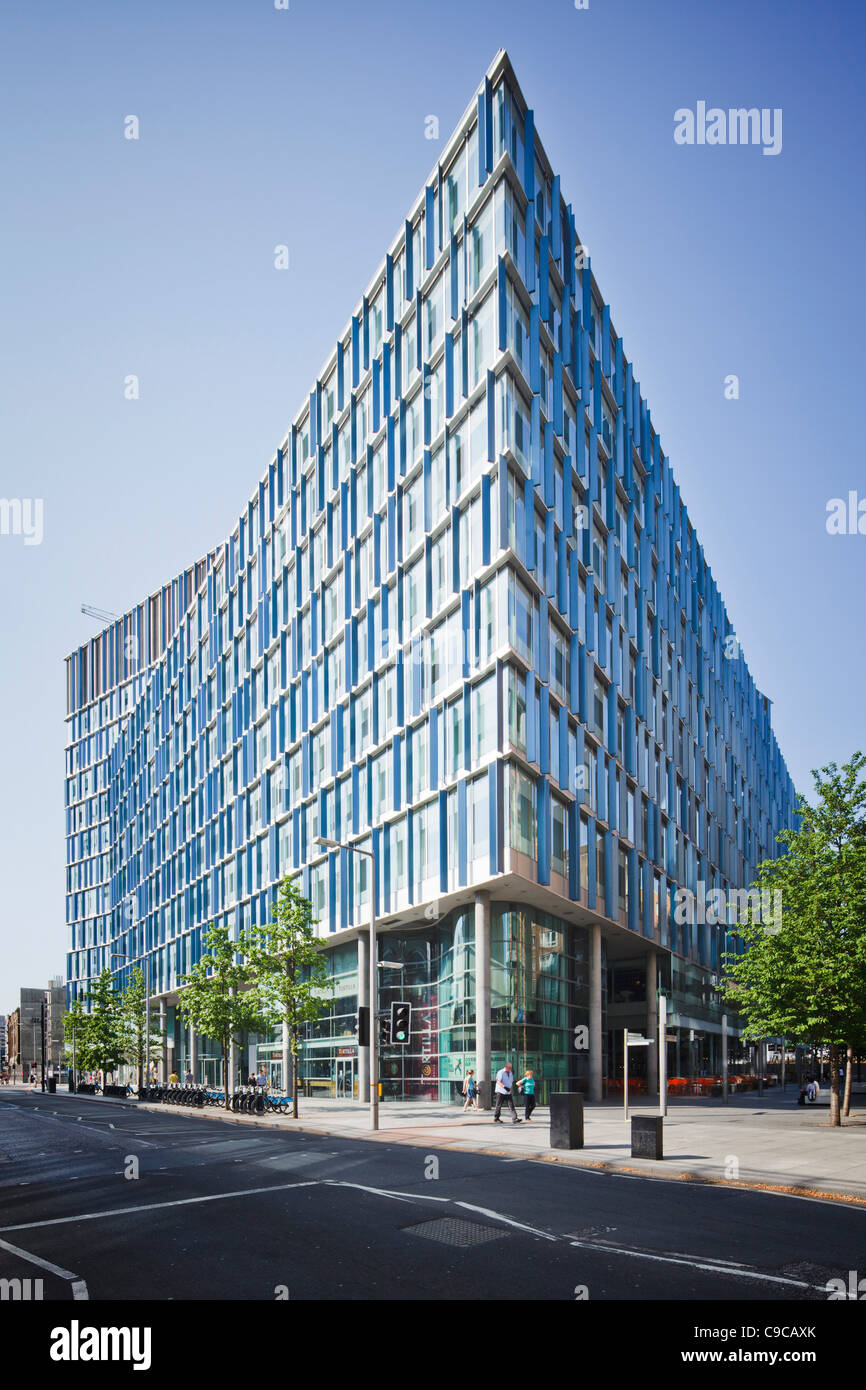 Blue fin building london hi-res stock photography and images - Alamy