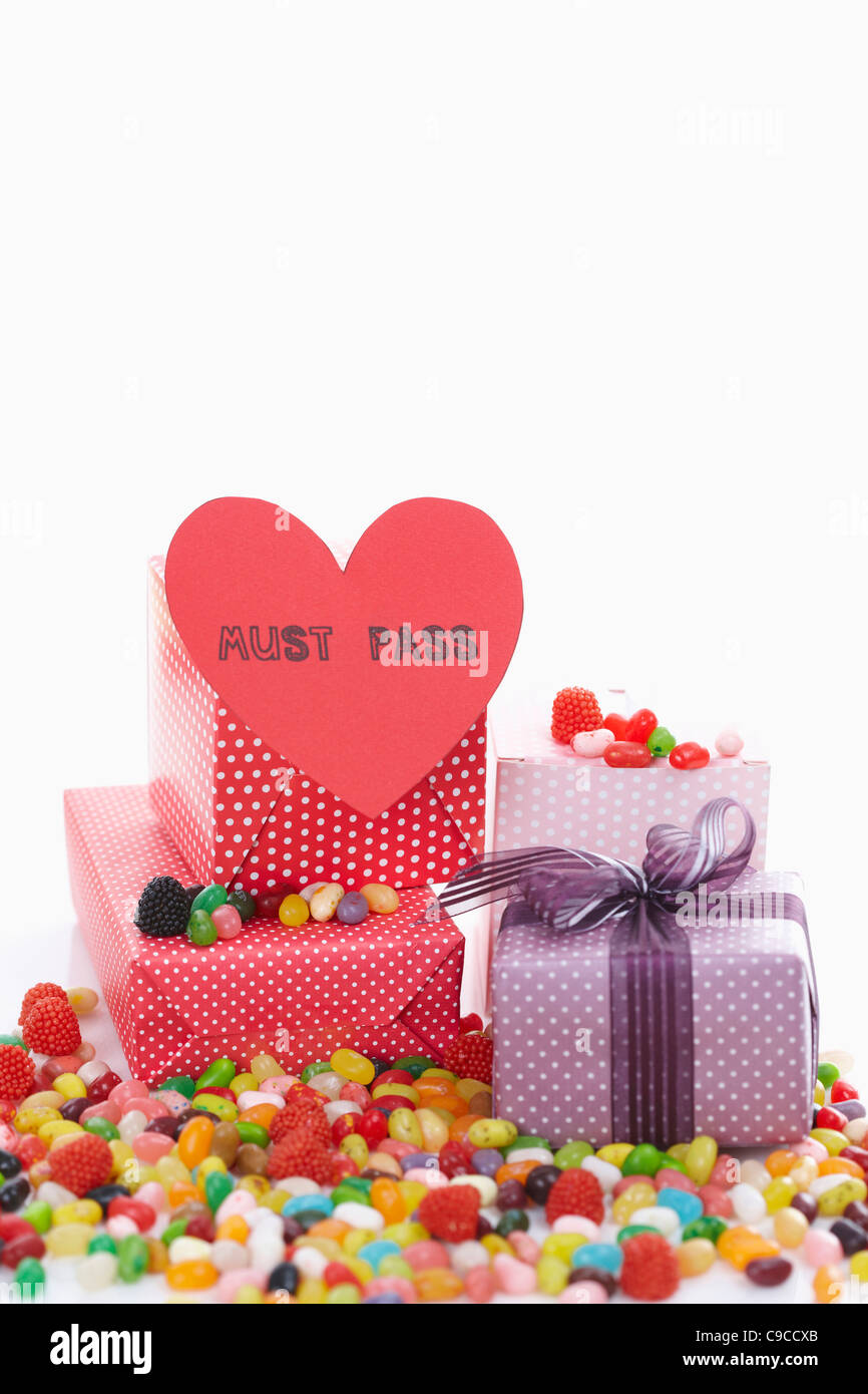 Pass the message hi-res stock photography and images - Alamy