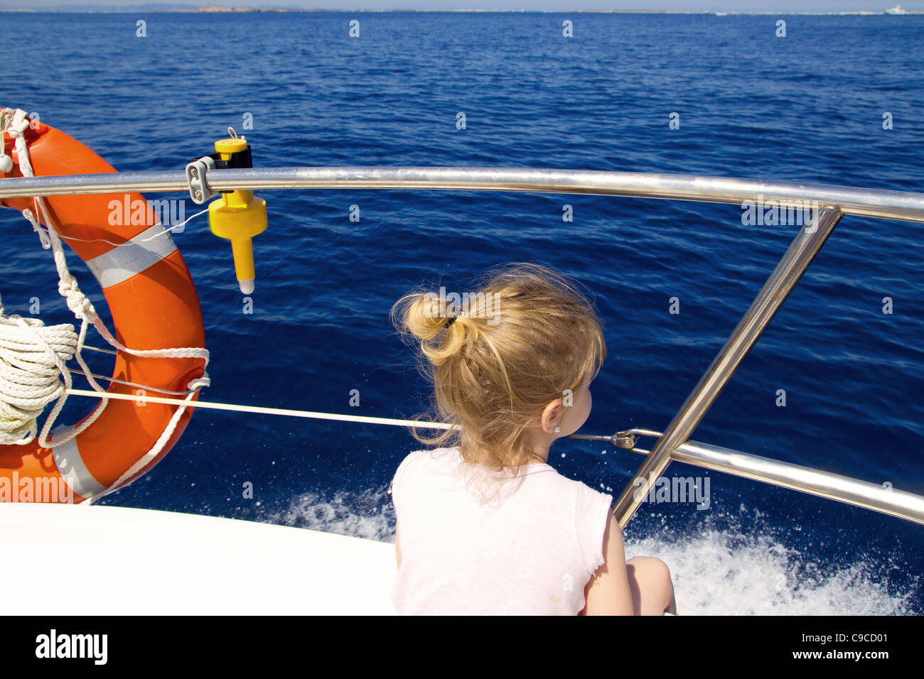 Sea small sailing ship hi-res stock photography and images - Alamy