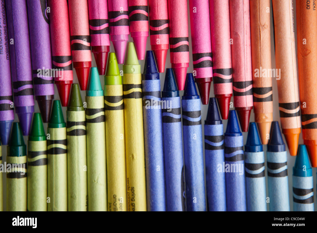 Many crayons in various colors arrayed Stock Photo - Alamy