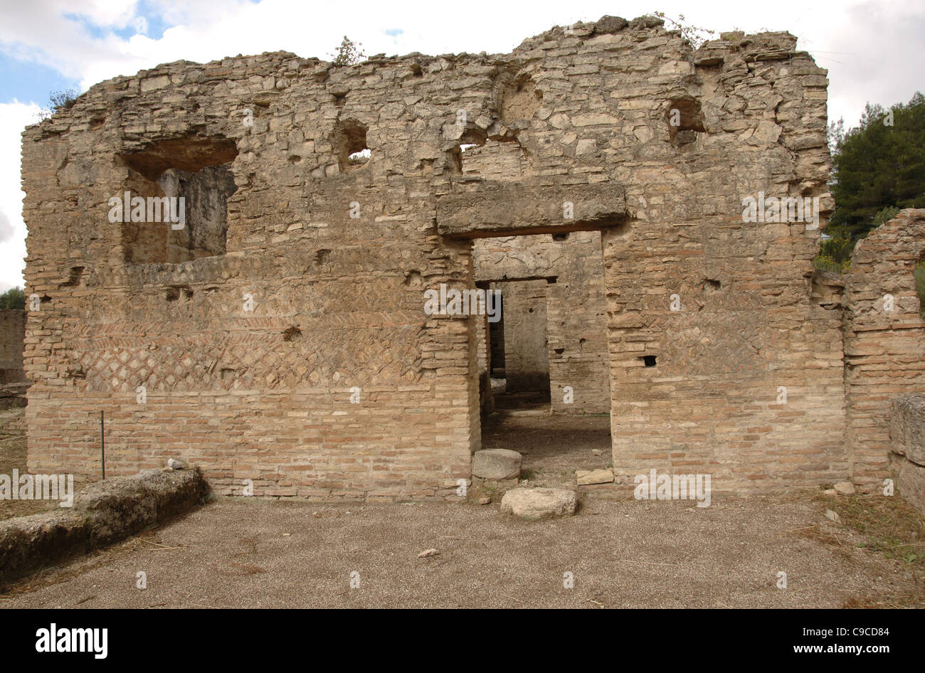 Greek Art. The Leonidaion. Lodging place for athletes taking part in ...