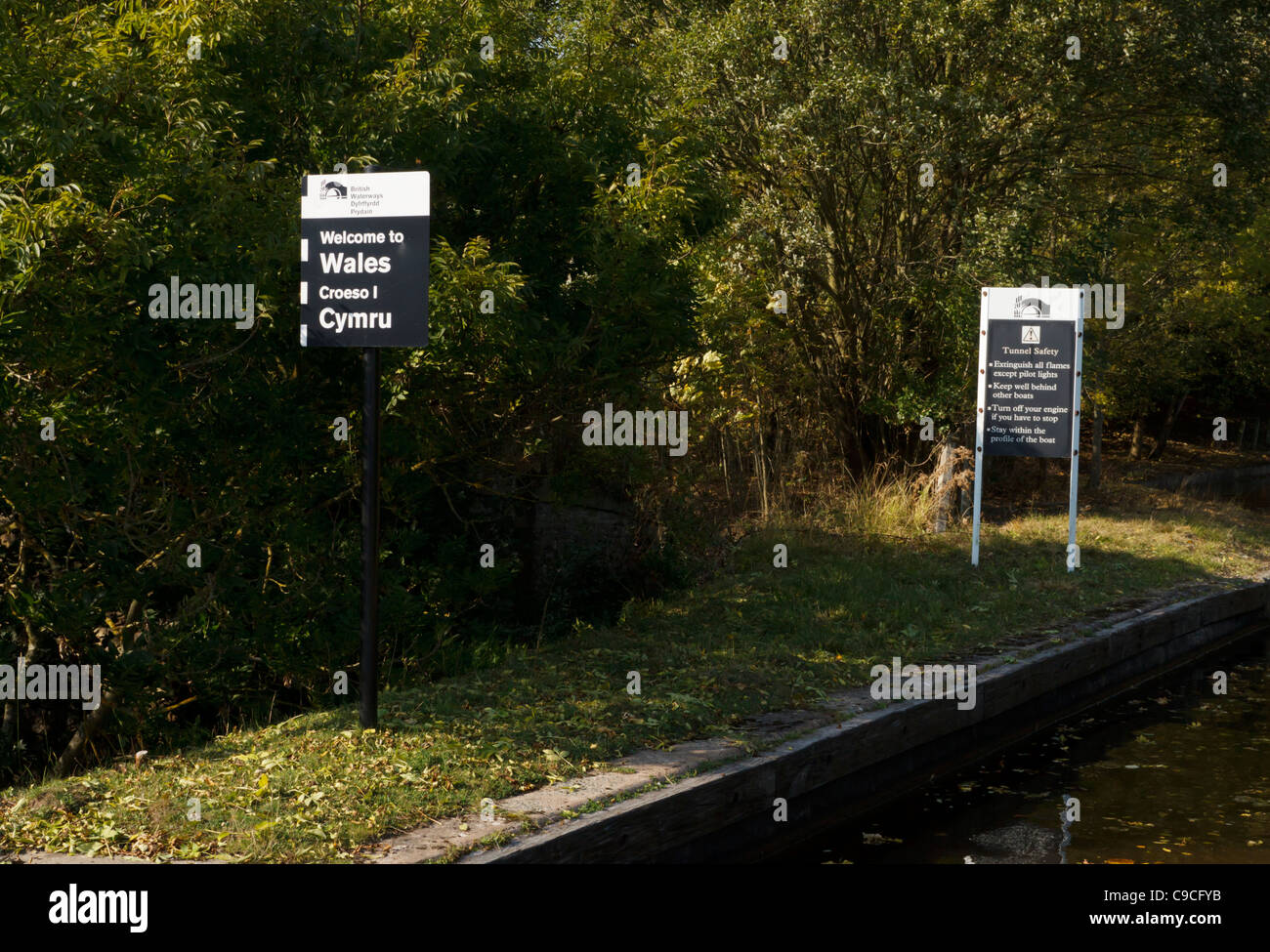Canal signs on the Llangollen Canal Stock Photo - Alamy