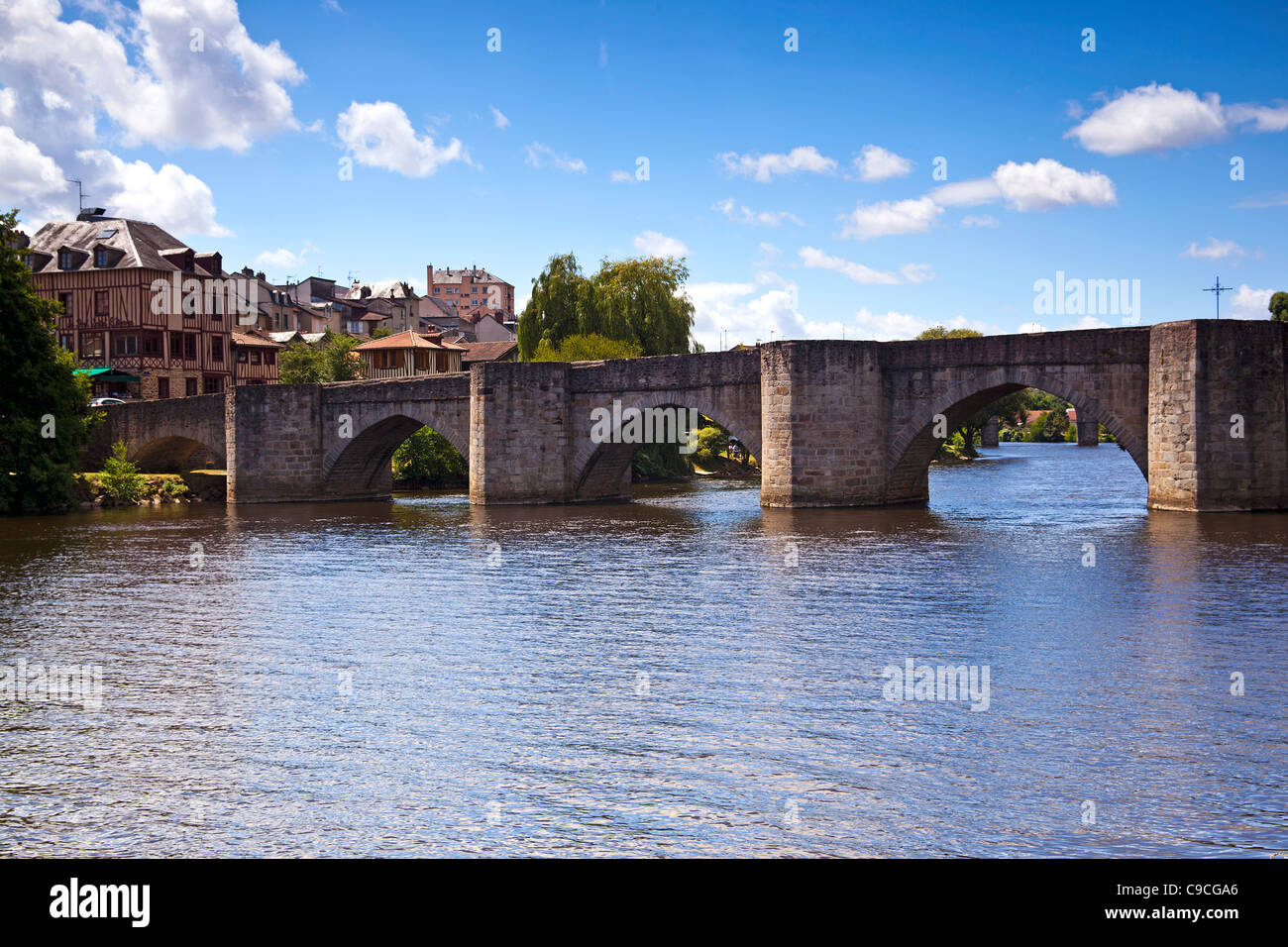 The 13th century Pont St-Etienne over the Vienne river in Limoges Stock ...