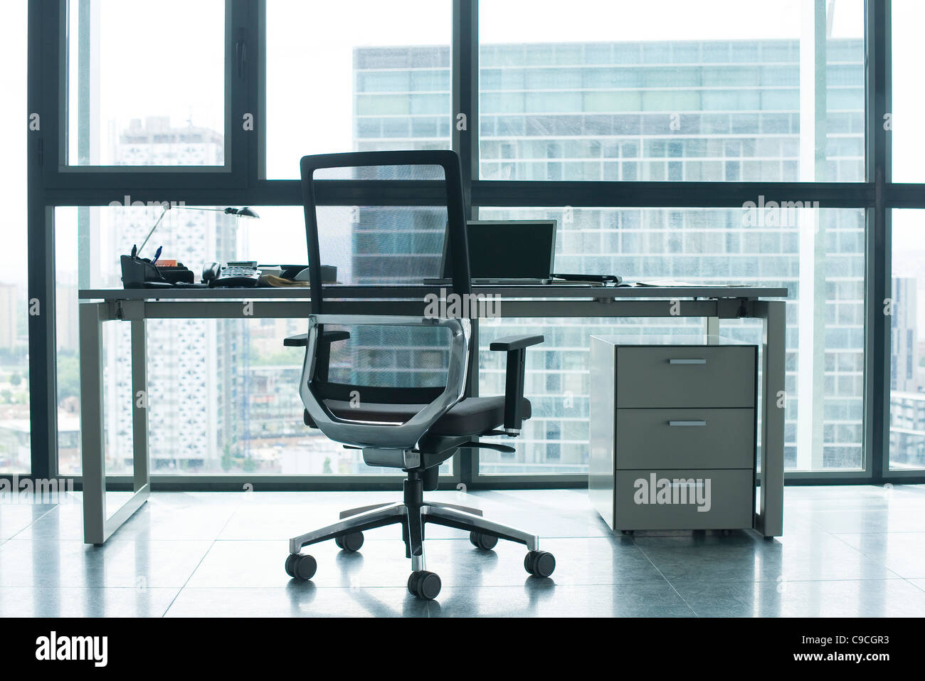 Vacant Office Desk High Resolution Stock Photography and Images - Alamy