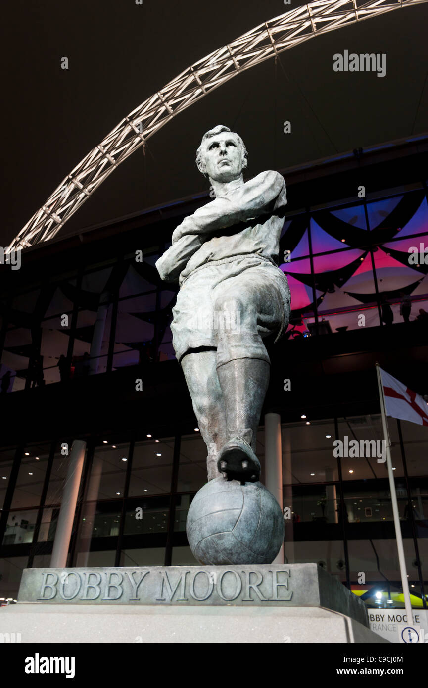 Statue of Bobby Moore outside the re-developed Wembley Stadium in ...