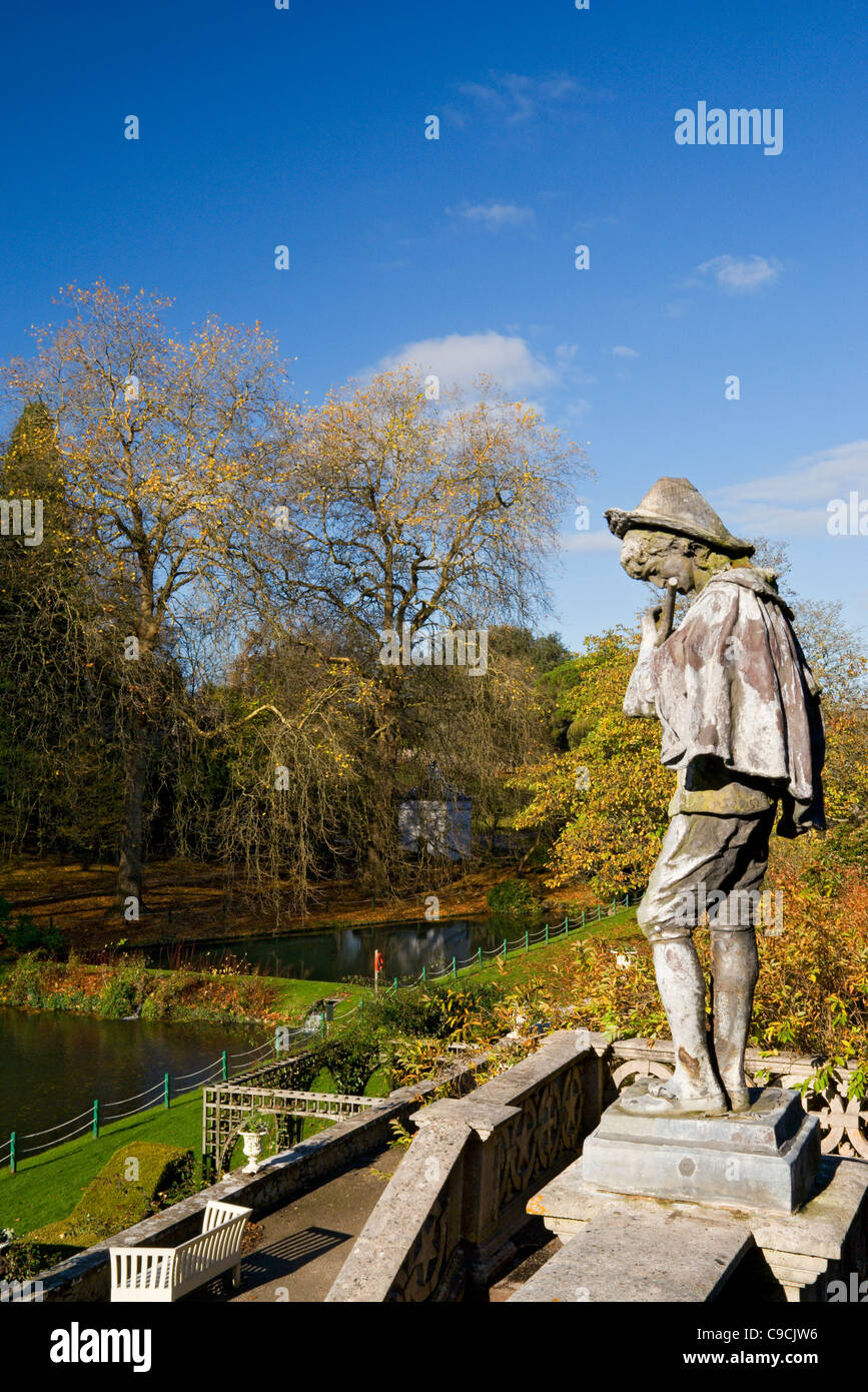 Piper statue hi-res stock photography and images - Alamy