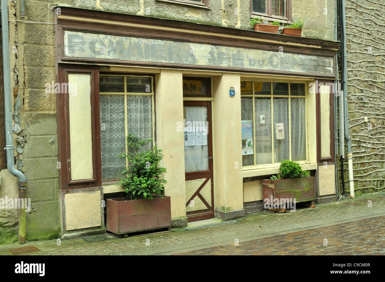 Old bar hi-res stock photography and images - Alamy