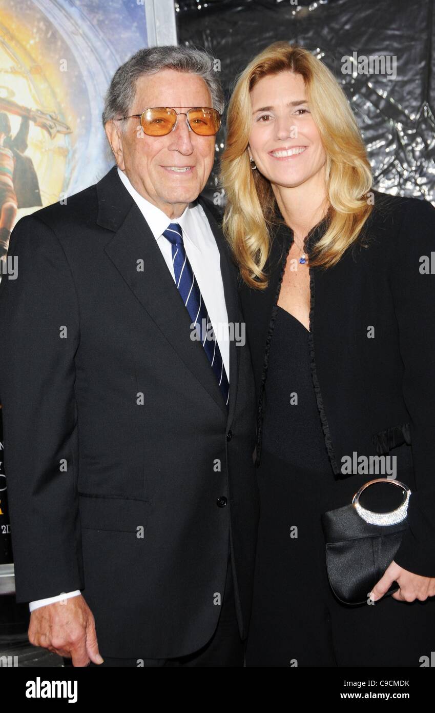 Tony Bennett, Susan Bennett at arrivals for HUGO Premiere, The Ziegfeld ...