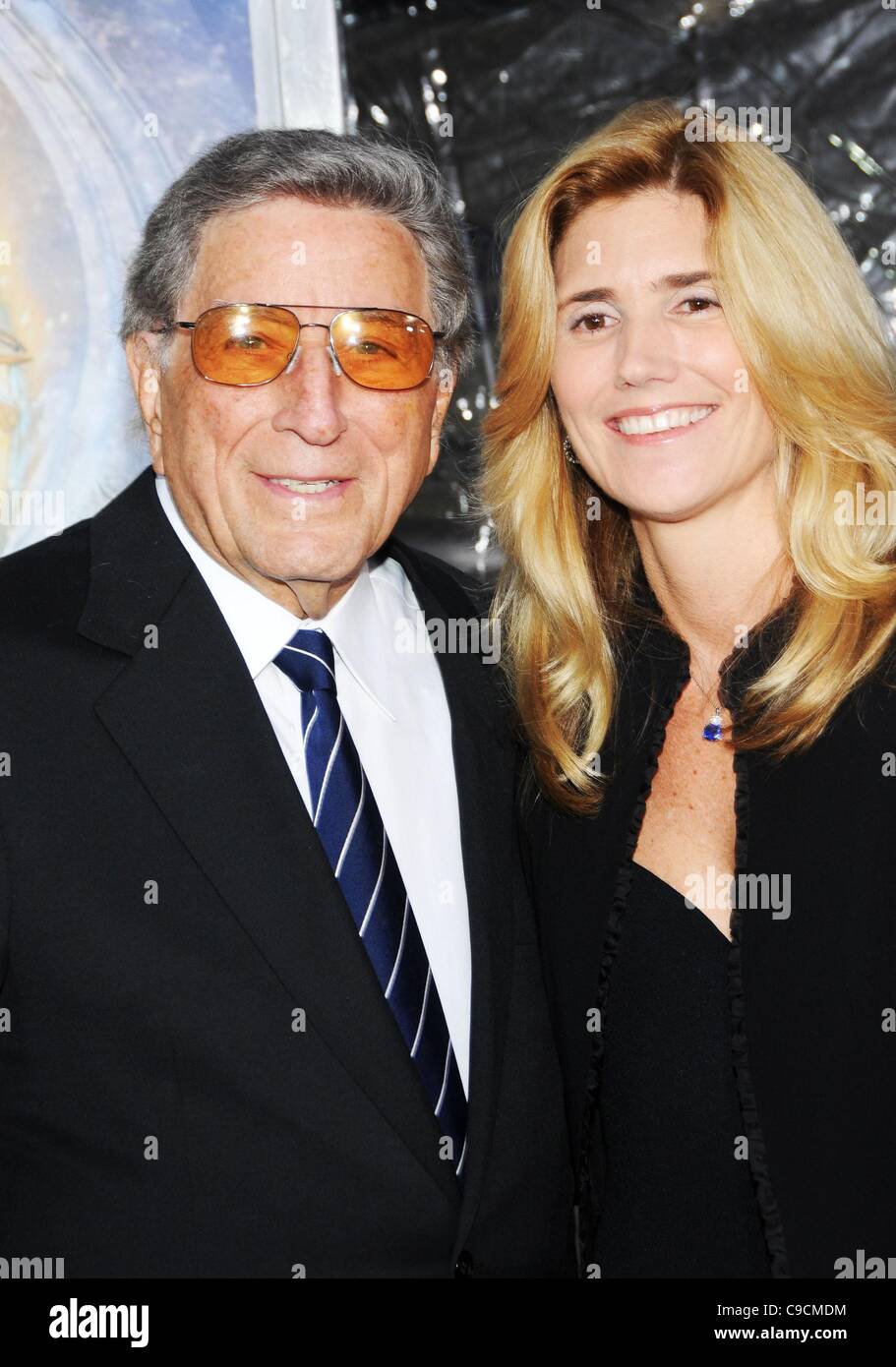 Tony Bennett, Susan Bennett at arrivals for HUGO Premiere, The Ziegfeld ...