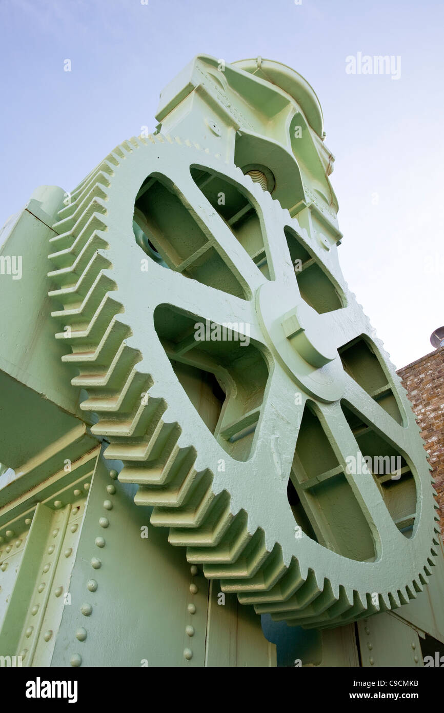 Gigantic plate bending roller machine The Historic Dockyard Chatham ...