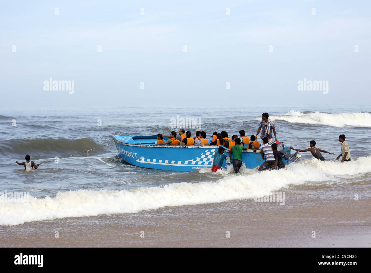 Goa india beach sea hi-res stock photography and images - Alamy