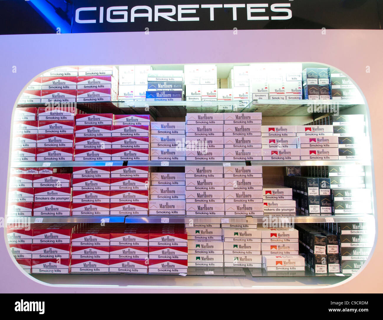 Cigarettes marlboro hi-res stock photography and images - Alamy