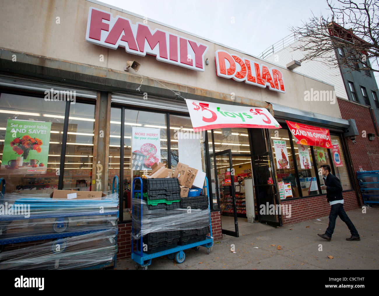 A newly renovated Family Dollar store in the Bedford-Stuyvesant ...