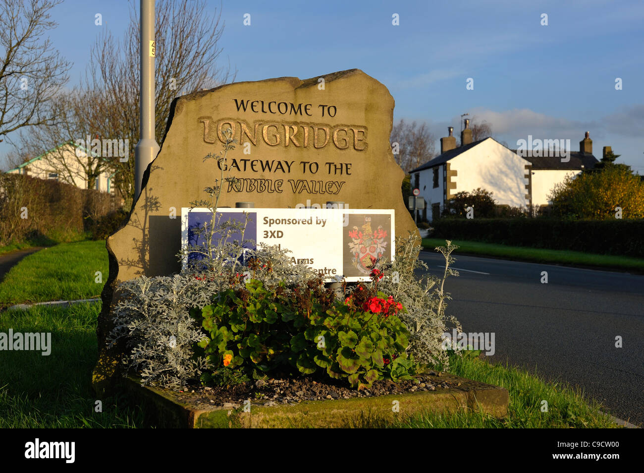 Welcome stone sign hi-res stock photography and images - Alamy