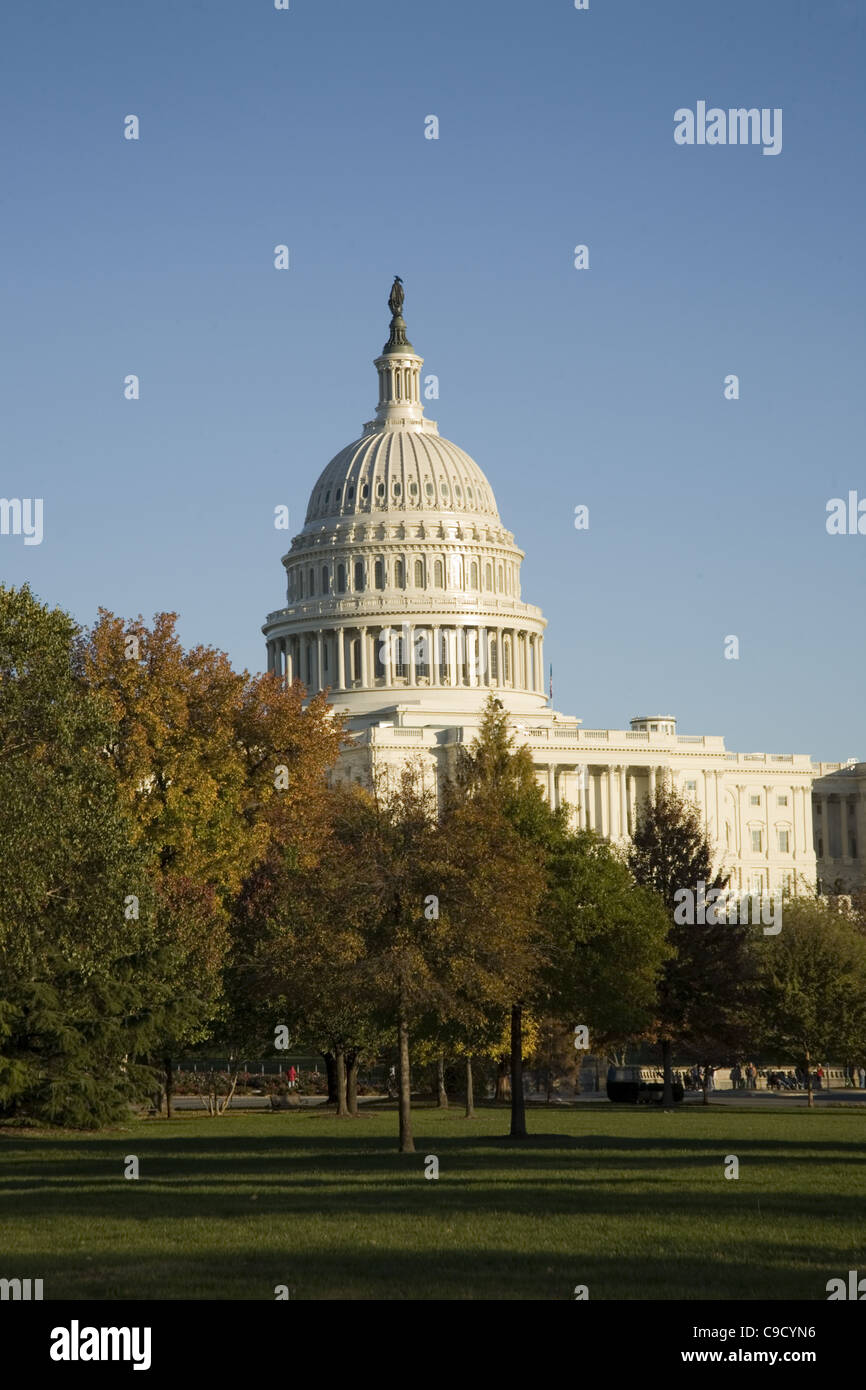 Side view of the U.S. Capitol in Washington, DC Stock Photo - Alamy