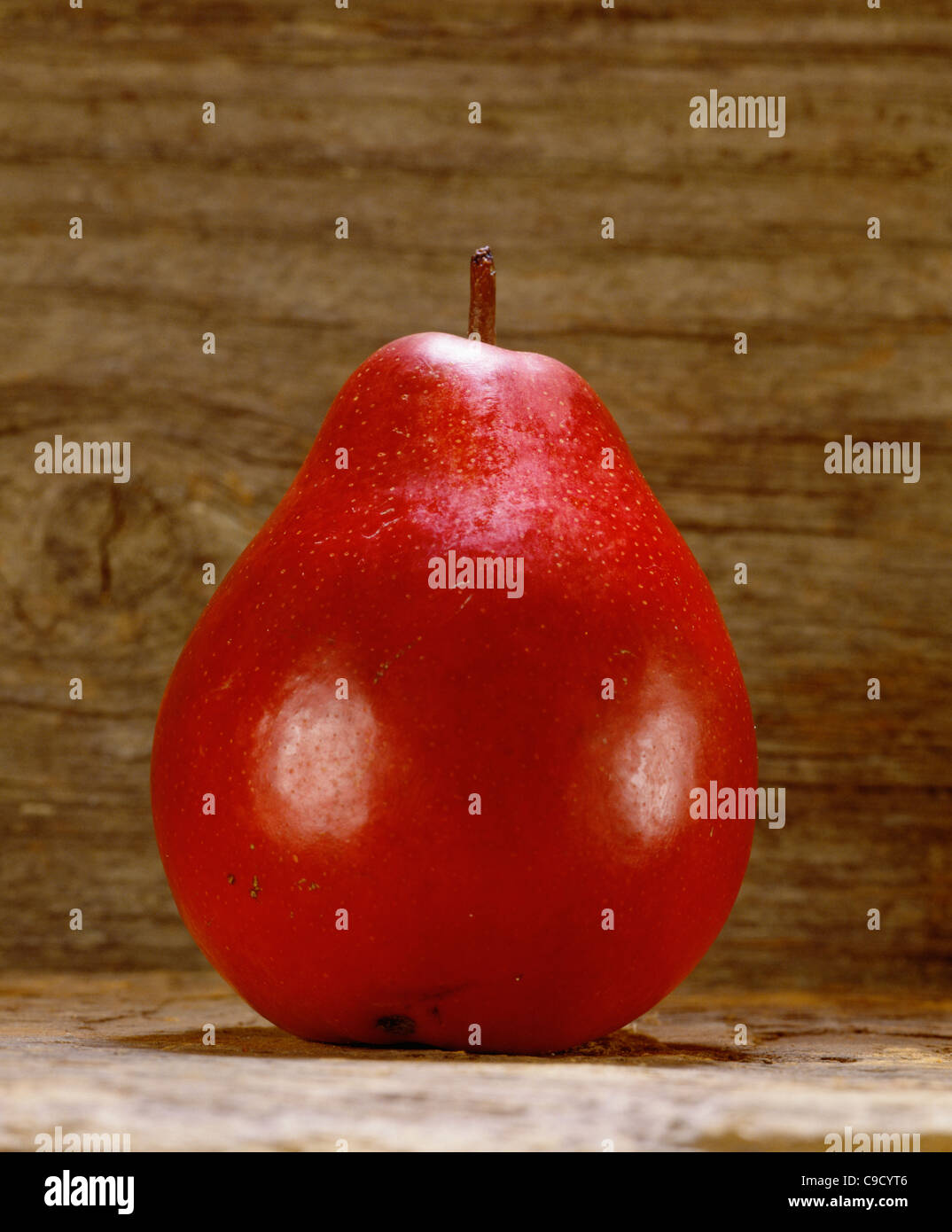 Red Bartlett pear Stock Photo - Alamy