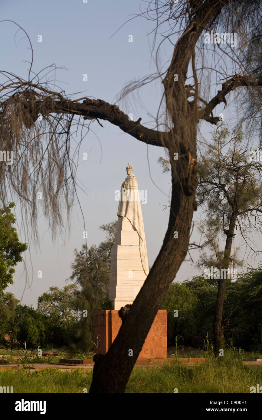 The statue of King George V at the Coronation Durbar site near Delhi ...