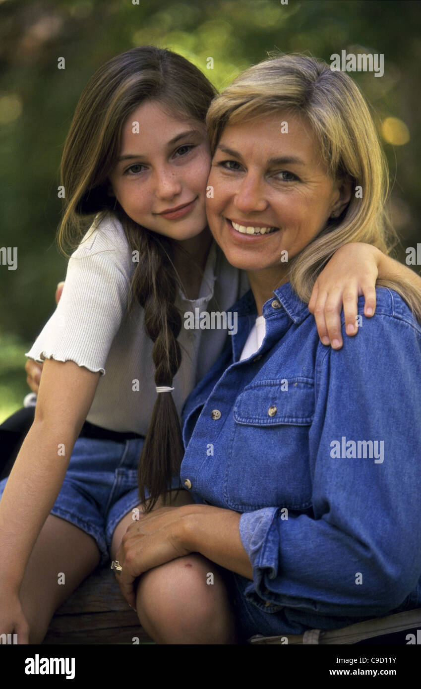 Portrait of a daughter smiling with her mother Stock Photo - Alamy