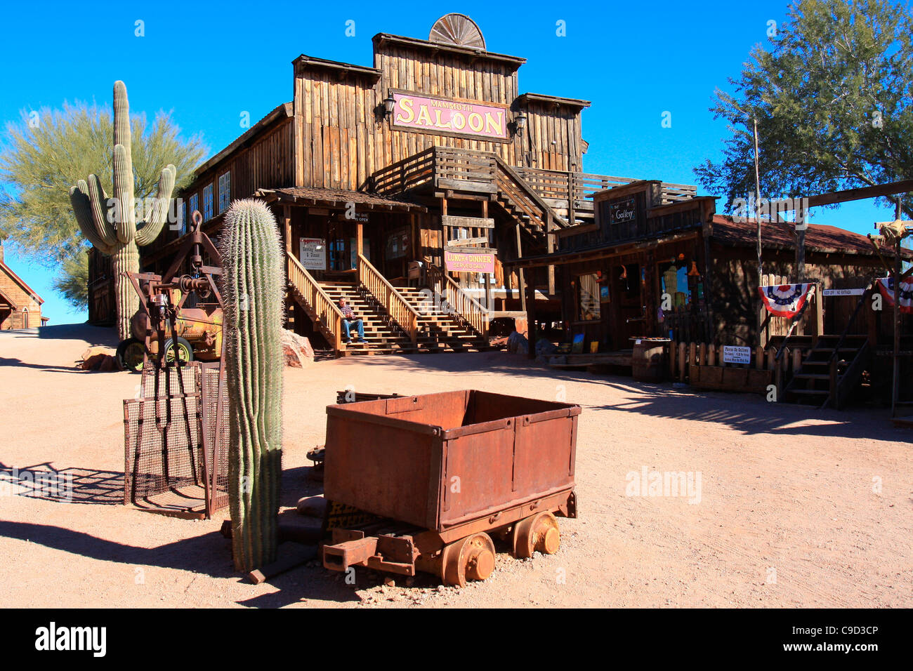 Wild west saloon hi-res stock photography and images - Alamy