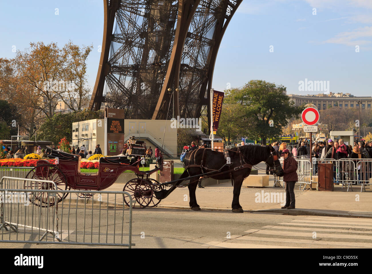 Fiacre carriage hi-res stock photography and images - Alamy