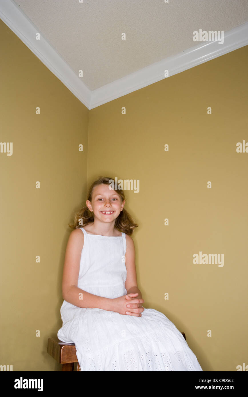 Girl in corner hi-res stock photography and images - Alamy
