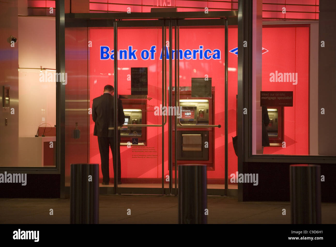 Man uses atm bank machine hi-res stock photography and images - Alamy