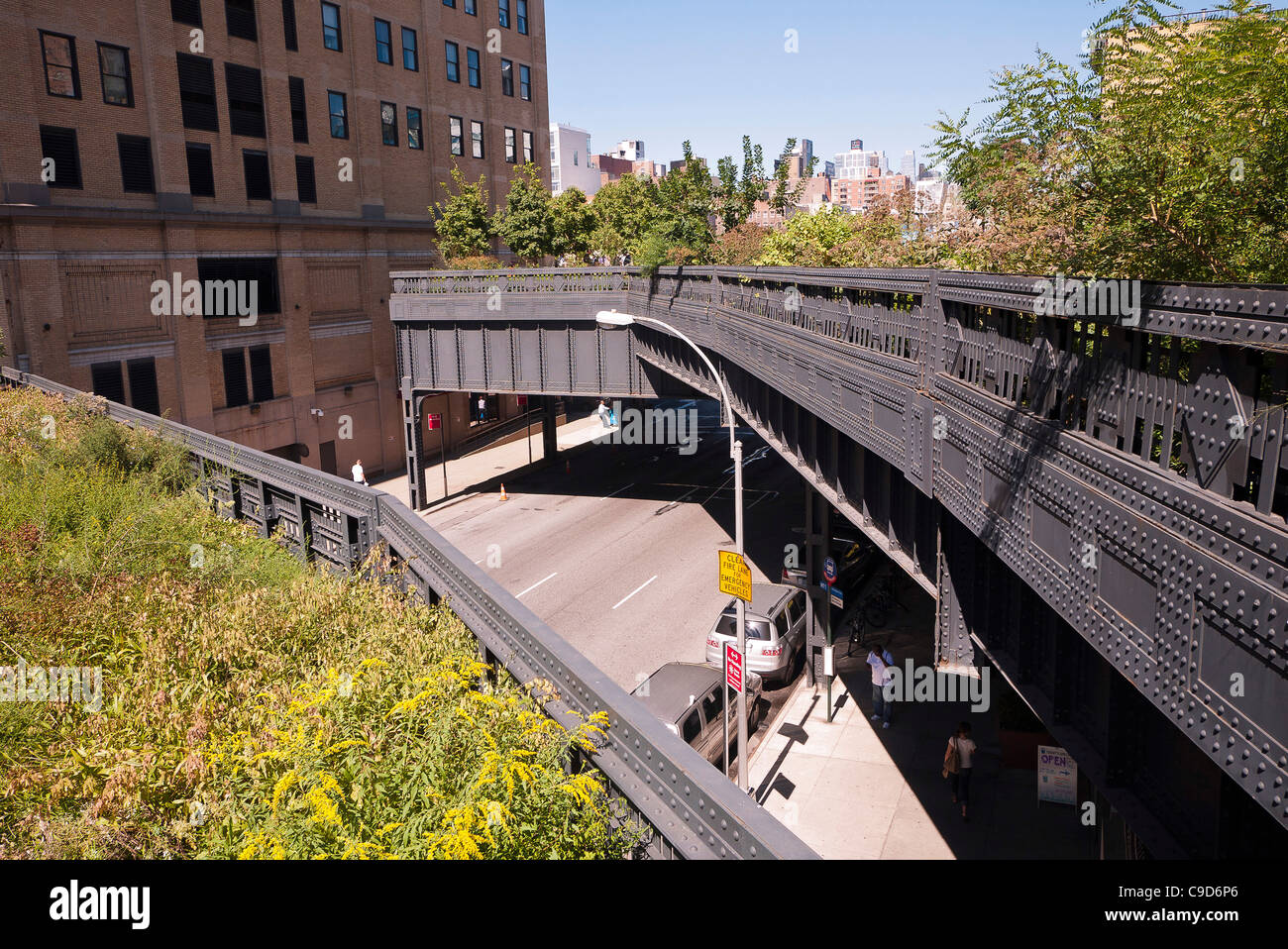 USA, New York, Manhattan, West Side, High Line, a section of the ...