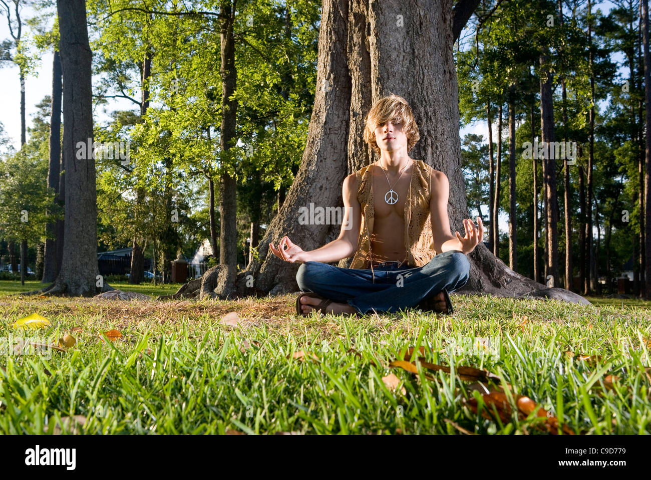 Teenage hippies hi-res stock photography and images - Alamy