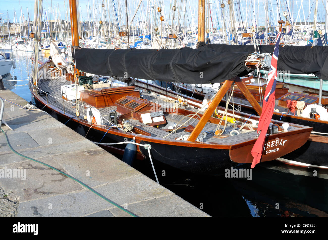 Yseult : pilot cutter, home port : Cowes (UK) and St Malo (Brittany ...