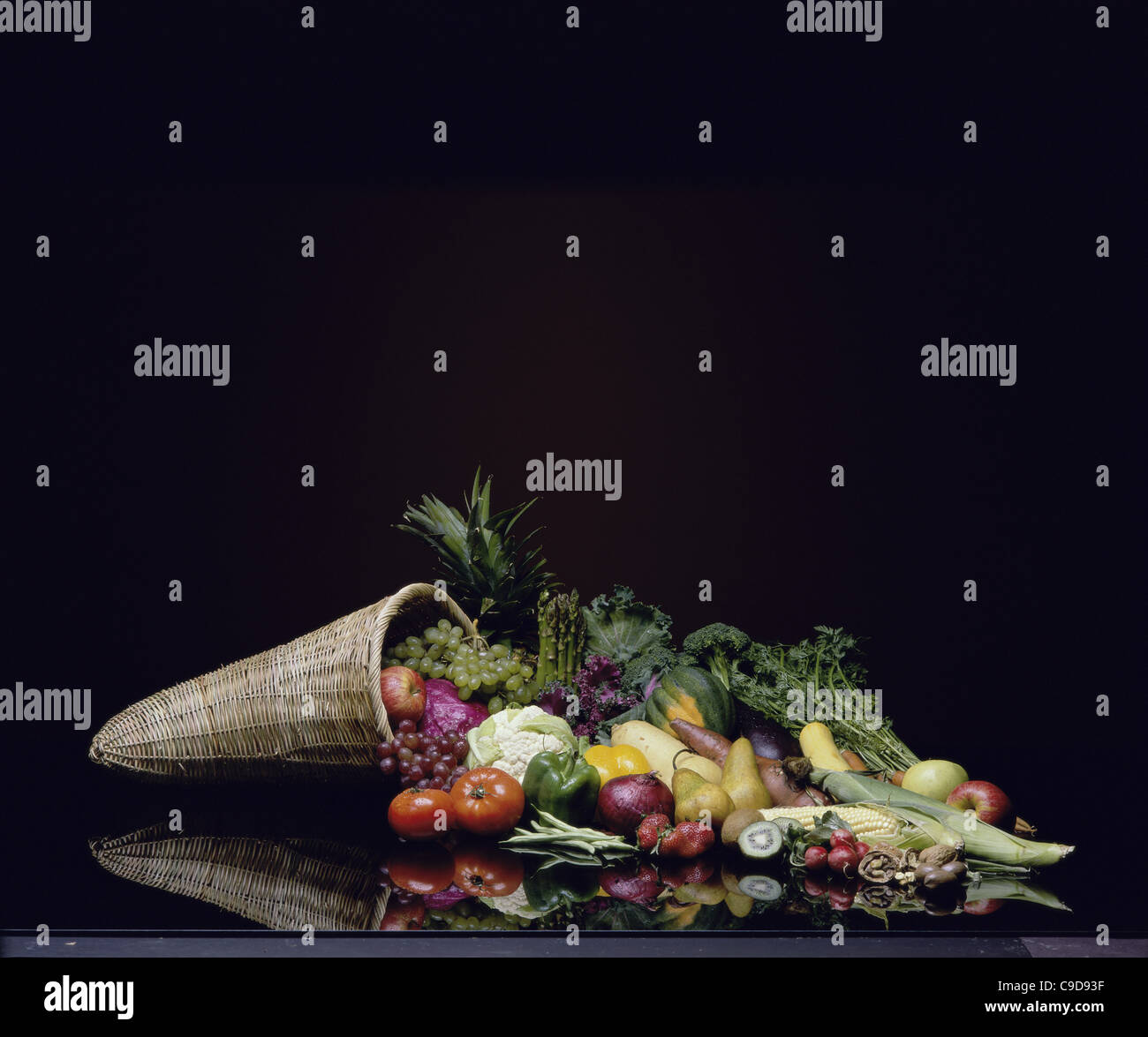 Cornucopia of fresh fruits and vegetables hi-res stock photography and ...