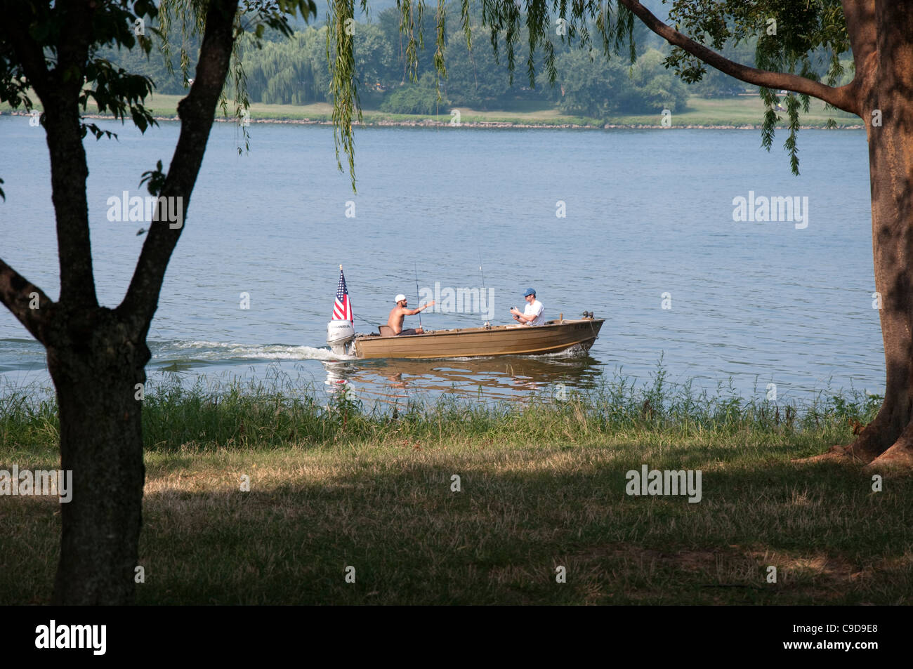 Fishing on the Potomac River in Washington DC, United States of America ...
