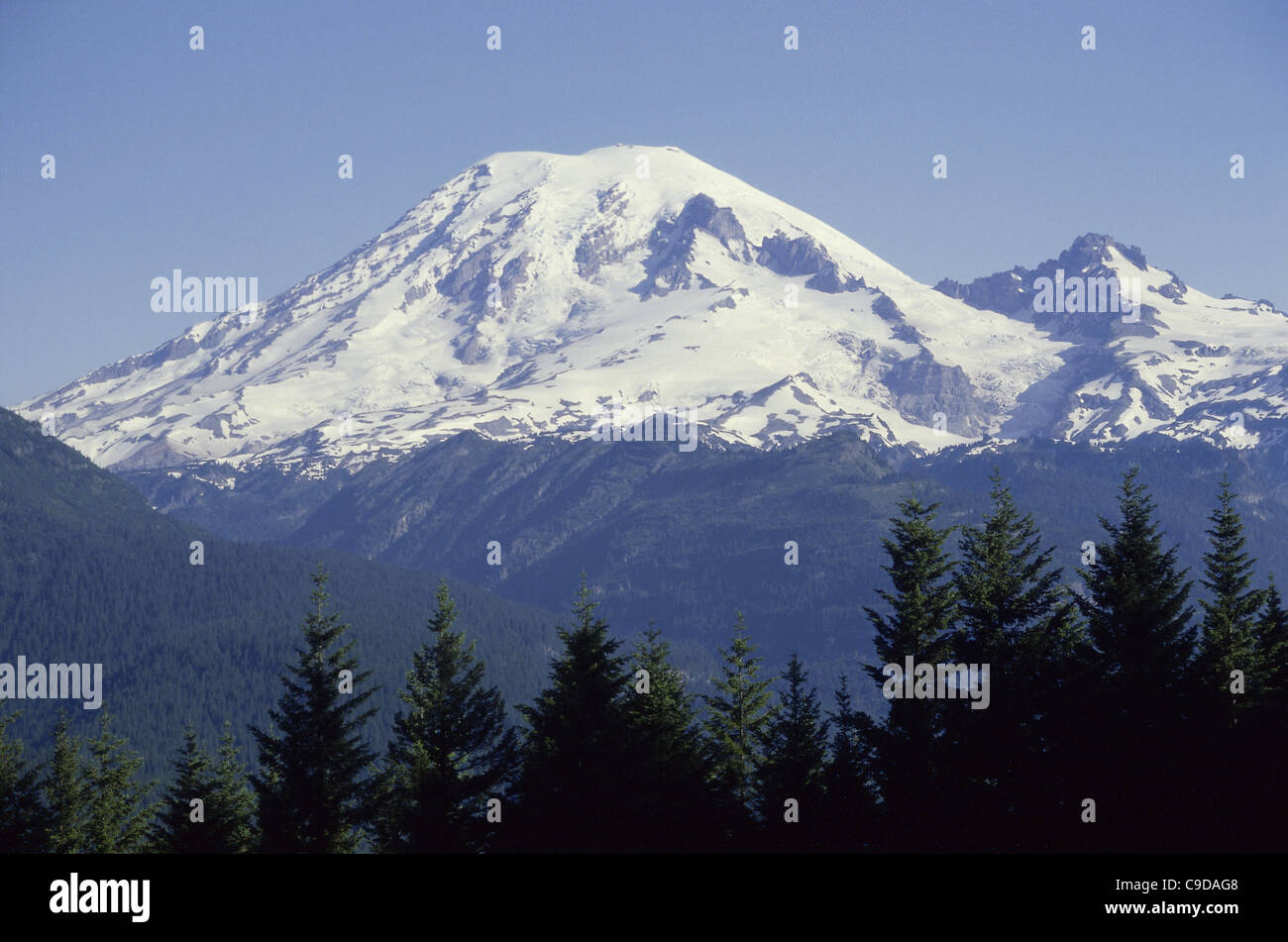Snowcapped mountain range, Mount Rainier National Park, Washington, USA ...