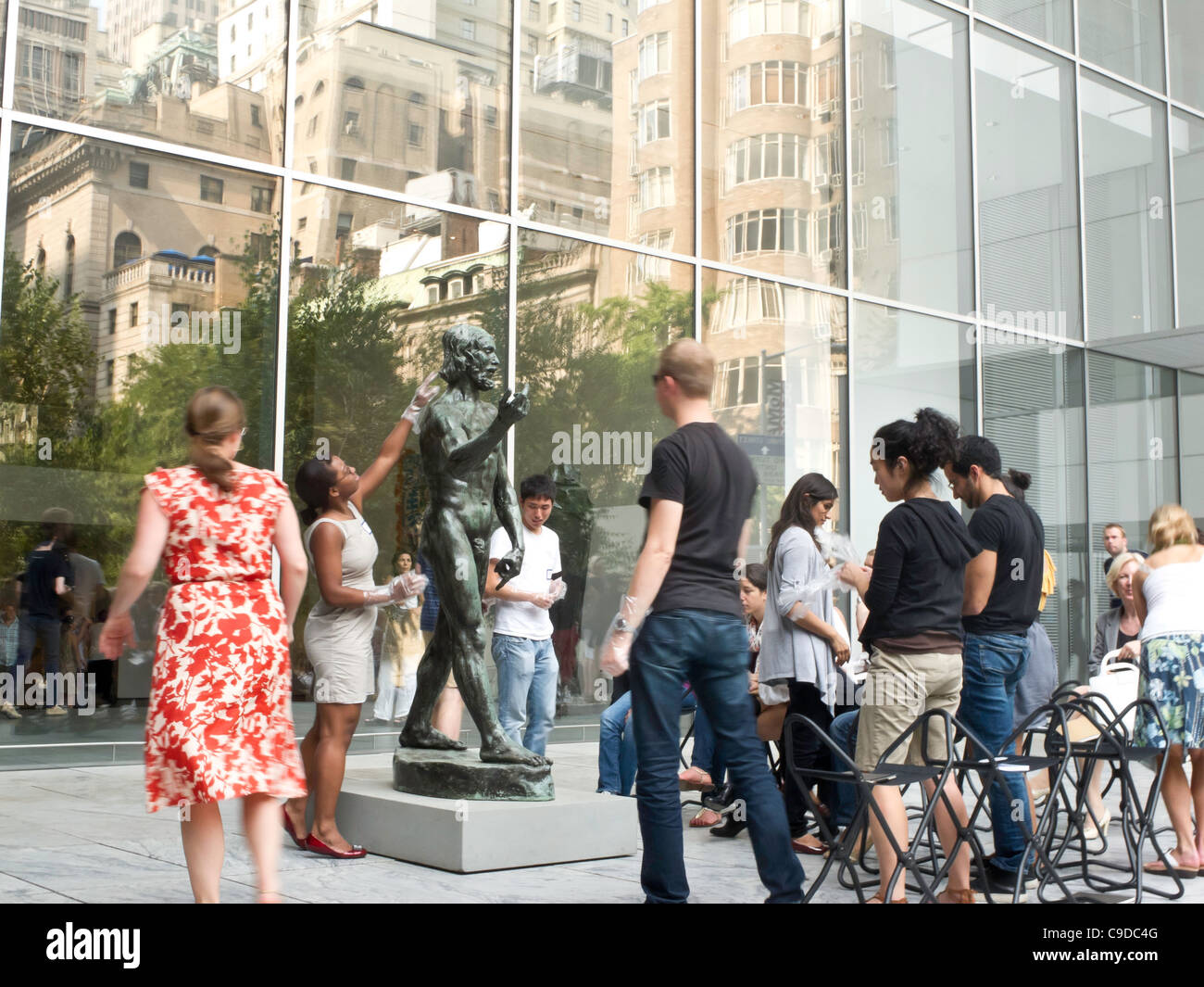 Art Student Class Field Trip, Museum of Modern Art, NYC Stock Photo - Alamy