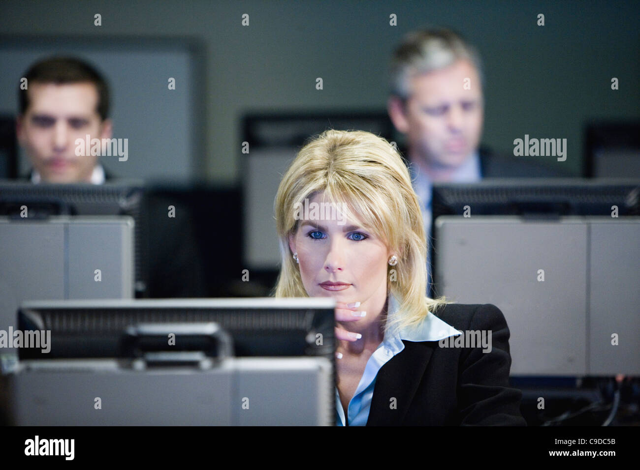 Business colleagues at a computer training seminar Stock Photo - Alamy