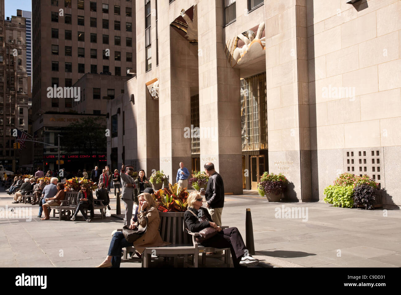 30 rockefeller plaza entrance hi-res stock photography and images - Alamy