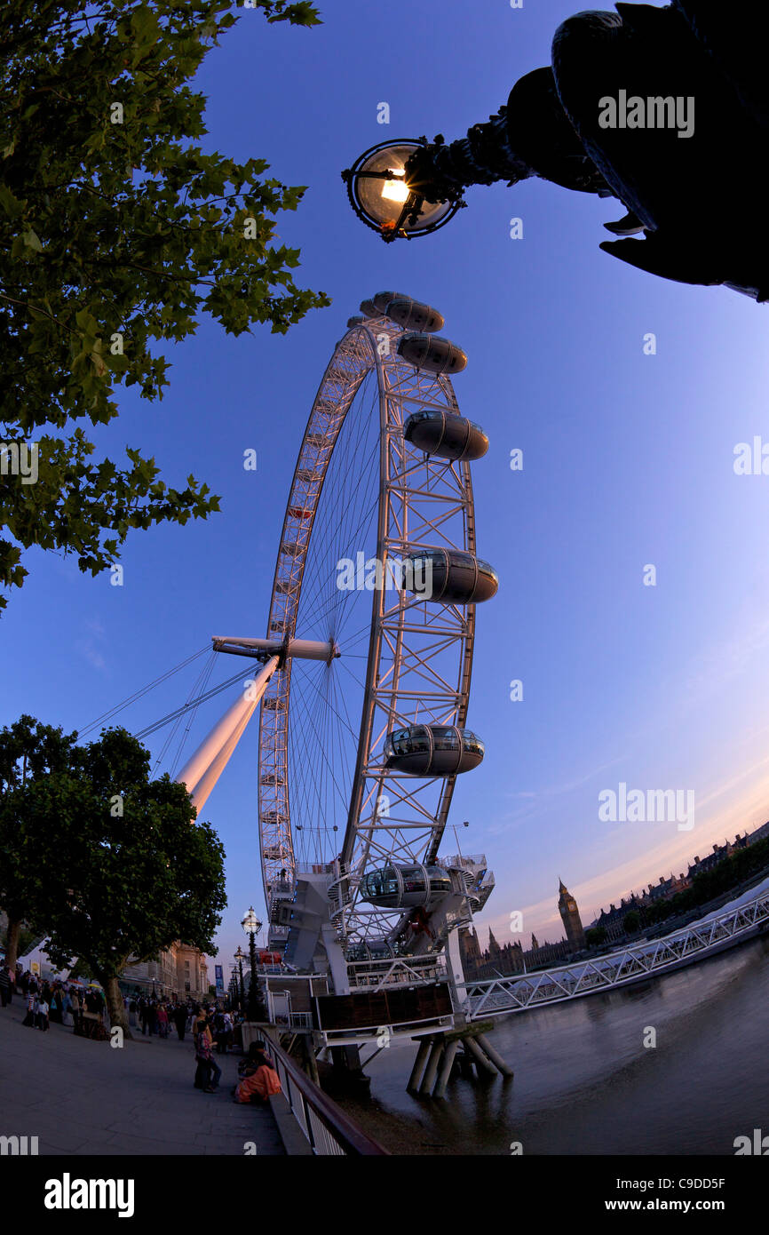 London eye jubilee bridge hi-res stock photography and images - Alamy
