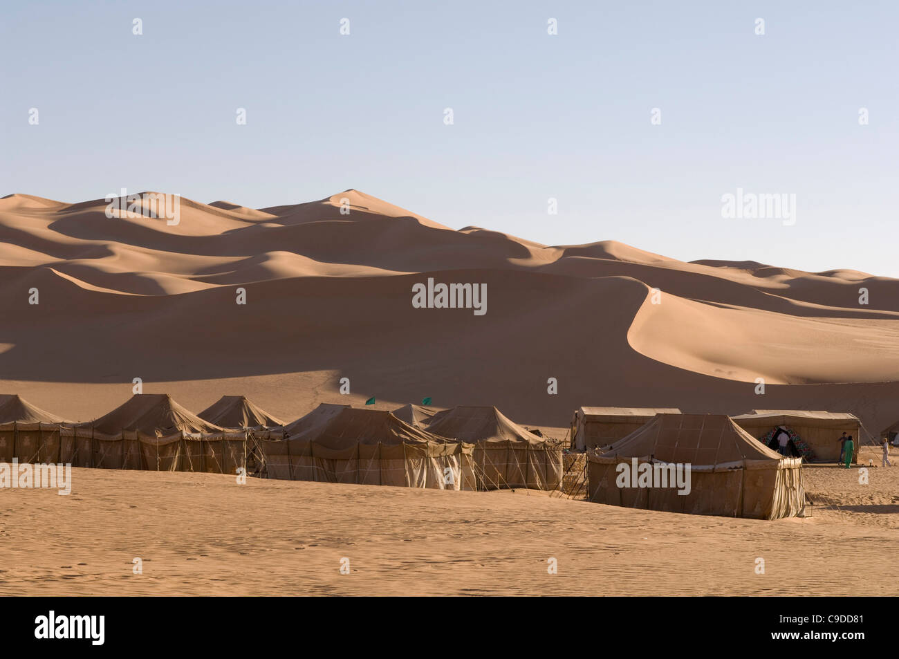 Tents in a desert, Erg Awbari, Fezzan, Libya Stock Photo - Alamy
