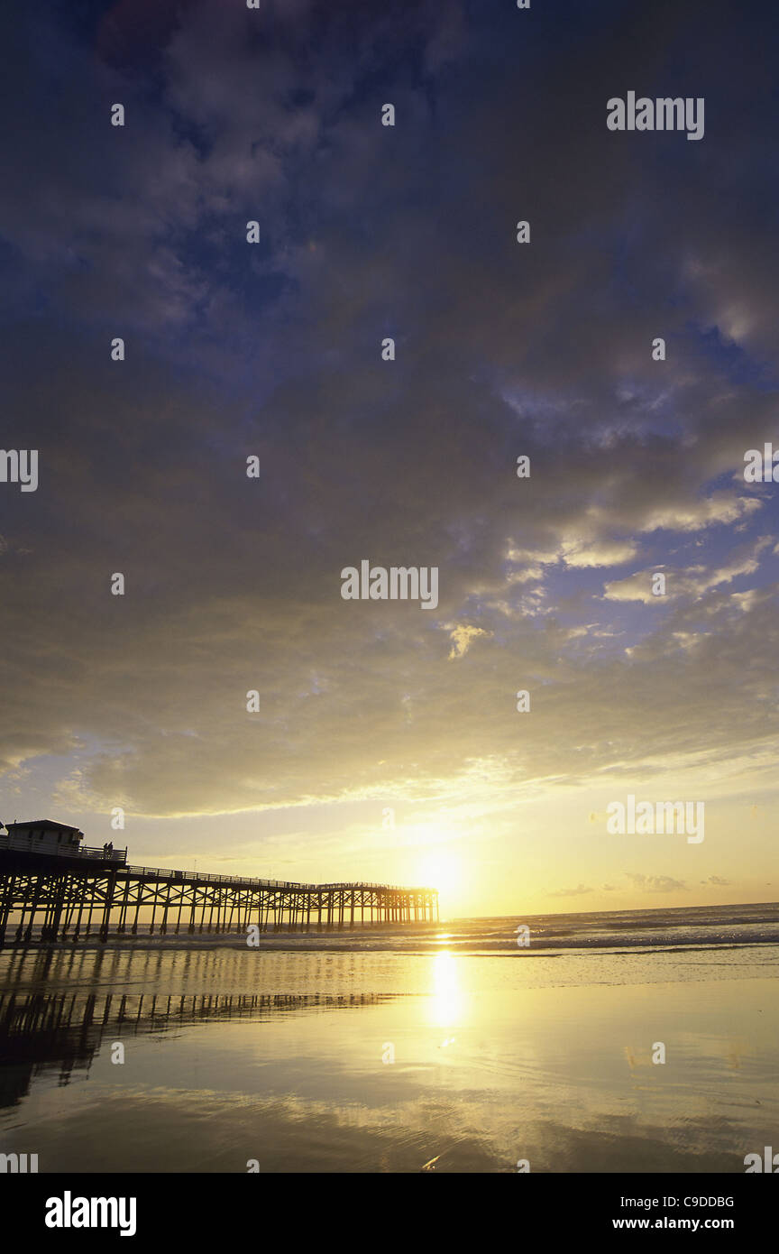 Silhouette of a pier during sunset, Crystal Pier, San Diego, California ...