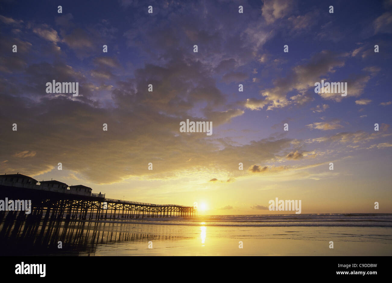 Silhouette of a pier during sunset, Crystal Pier, San Diego, California ...