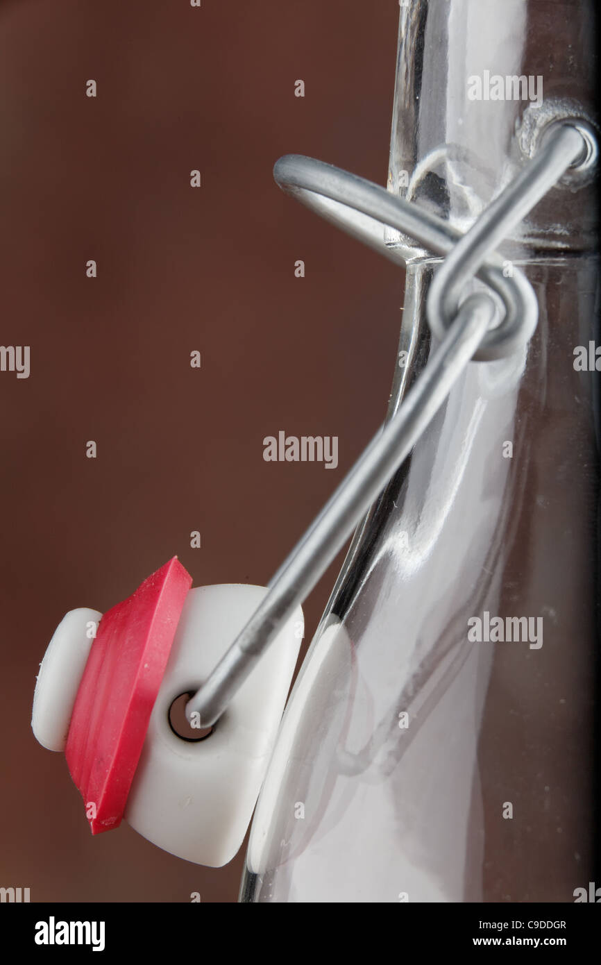 closeup on bottle mechanical cap Stock Photo - Alamy