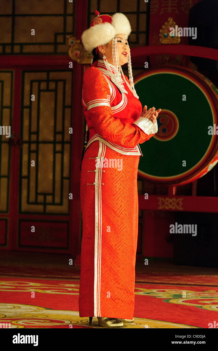 Khoomi singer of Tumen Ekh ensemble performs traditional mongolian song ...