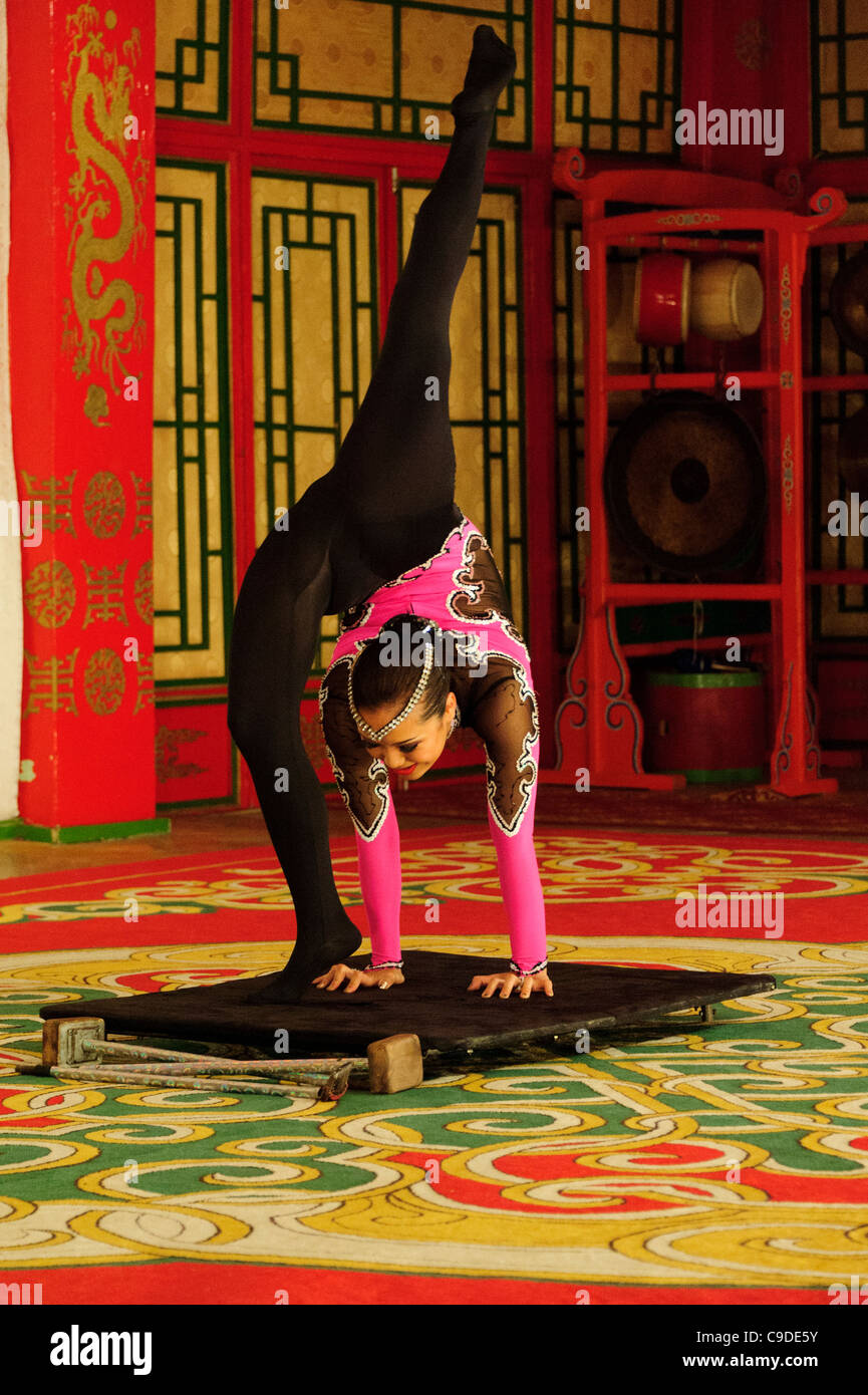 Contortionist dancer of Tumen Ekh mongolian ensemble performs in Ulan ...